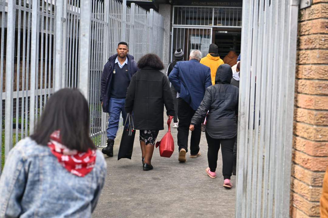 Kapingsaanval op 3 van DA: Cameron se vuurwapen vir toetse weggestuur ...