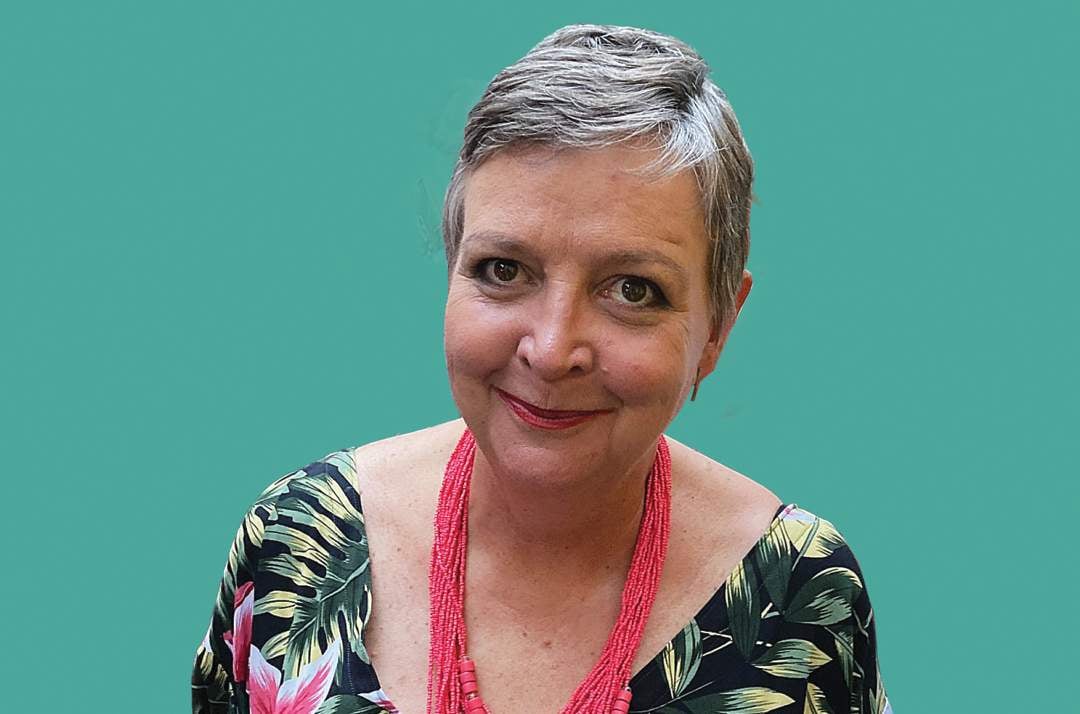 Ilza Roggeband: Moeder van al die feeste skud haar vere reg | Netwerk24