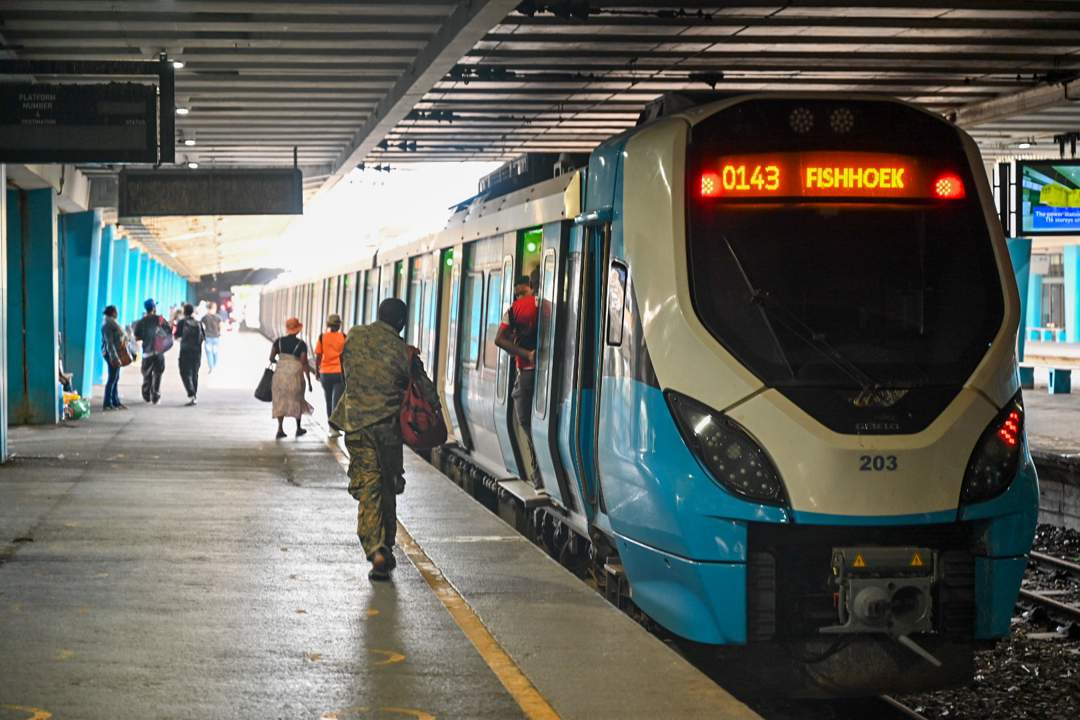 Vrou dood op treindak in Kaap-stasie ontdek | Netwerk24
