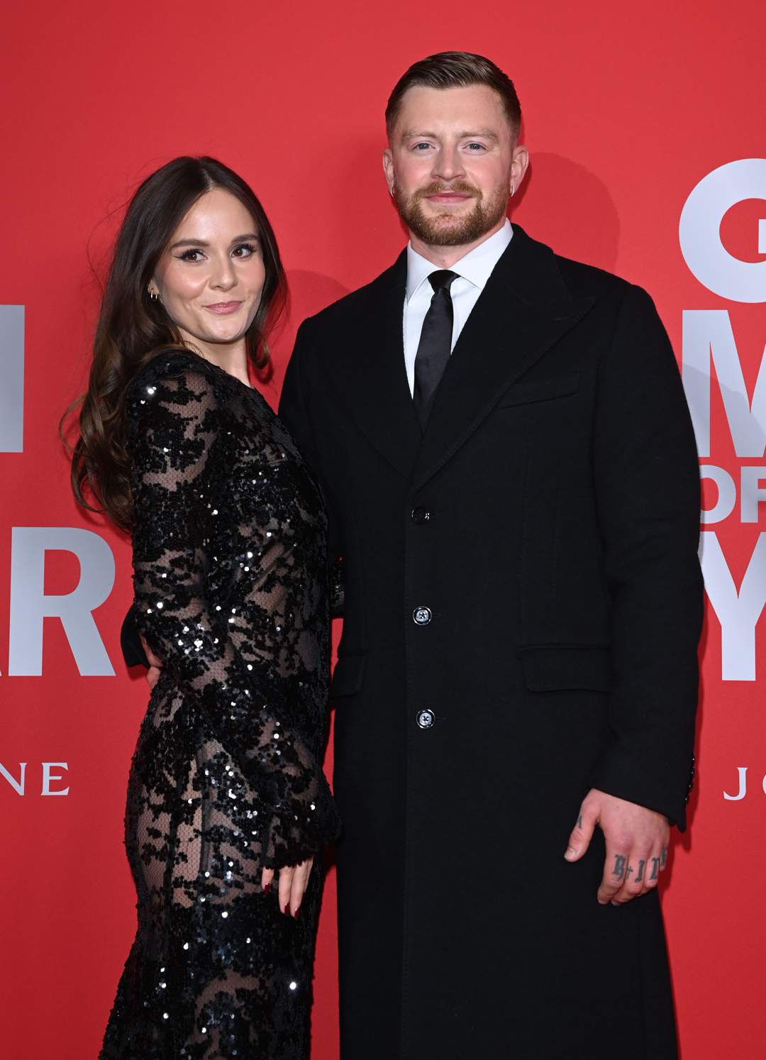 Holly Ramsay en die Olimpiese swemmer Adam Peaty: Twis oorskadu troue ...