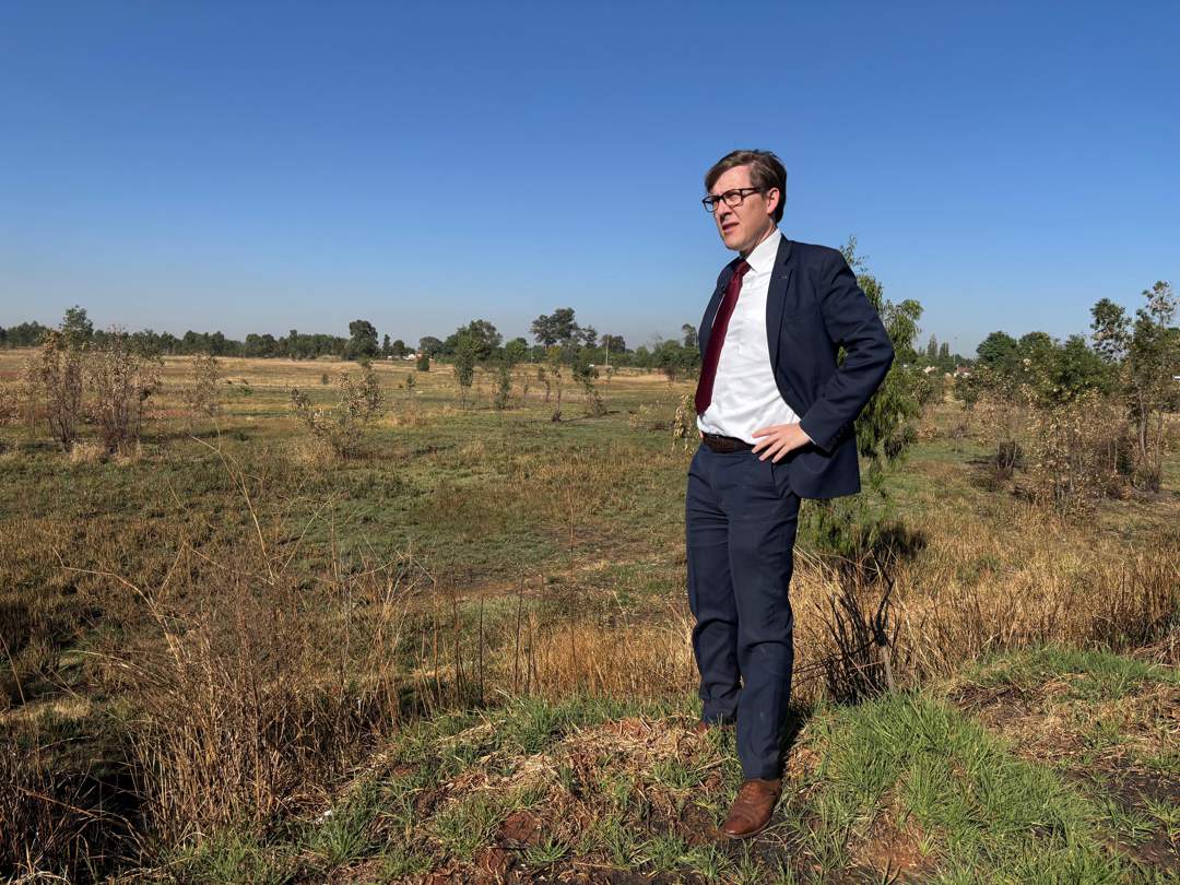 Metro gooi nou jakkalsdraaie oor onteiening van stuk grond | Netwerk24