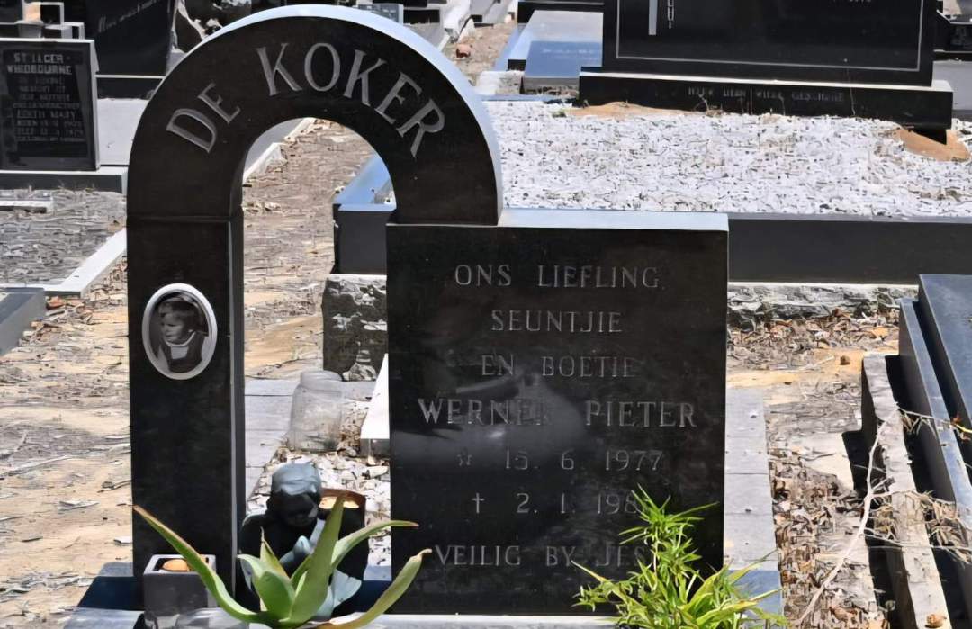 Pa (77) by seun se graf in Stellenbosch doodgesteek | Netwerk24