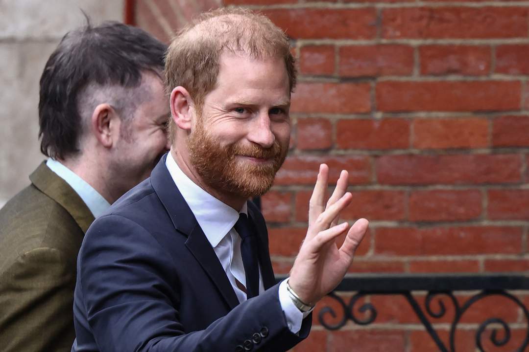 Prins Harry geteiken ‘oor hy durf opstaan teen Britse koerant ...