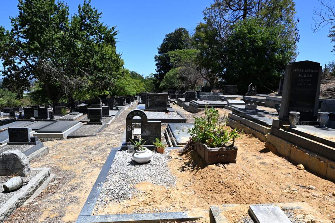 Dubbele droefheid: ‘My pa vermoor by die graf waar hy 44 j. lank oor my ...