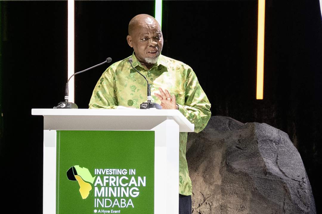 China moet in SA belê, nie net chroom vat en loop – Mantashe | Netwerk24