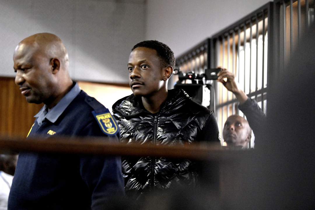 Mugabe-seun bly vir eers agter tralies | Netwerk24