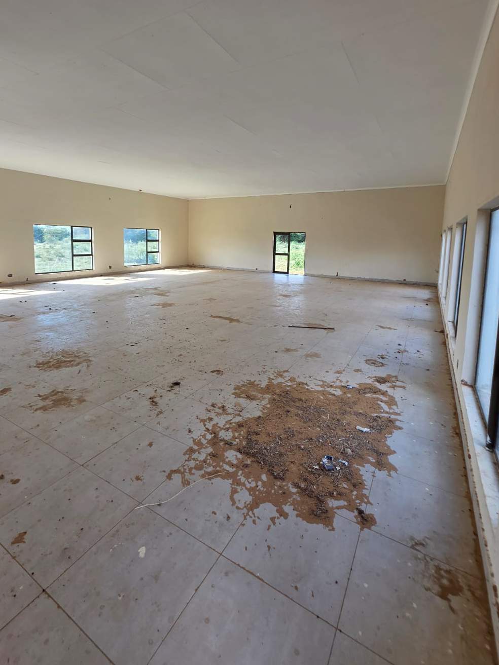 Splinternuwe ouetehuis verlate, vervalle nadat lotery R22 m. bestee ...