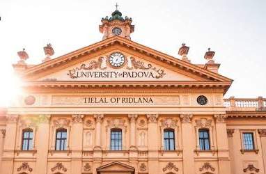 Italiaanse vrou kry vergoeding ná sy enkel breek terwyl sy van die huis ...