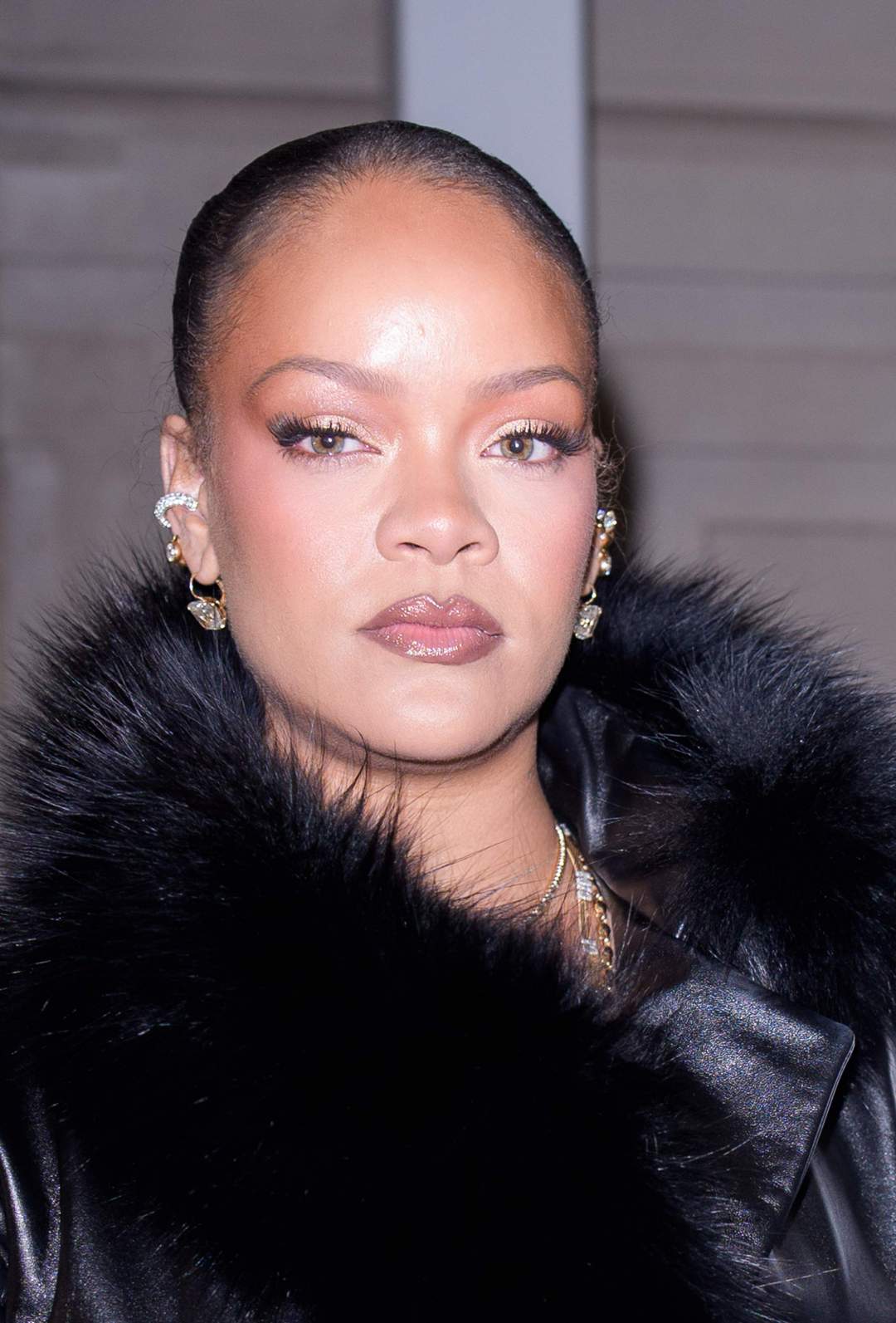 Rihanna en gesin veilig ná vrou op sangeres se huis skiet | Netwerk24