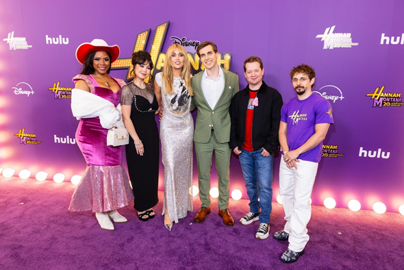 Miley Cyrus vier 2 dekades van ‘Hannah Montana’ | Netwerk24