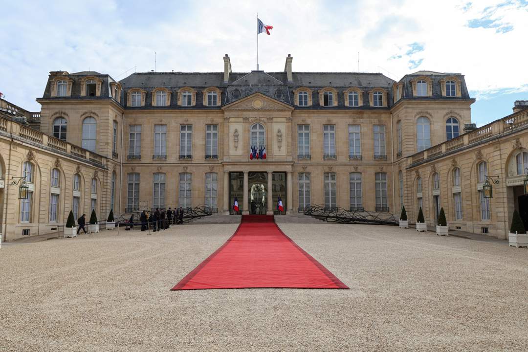 Paleis-werknemer gevonnis weens diefstal van president se porselein ...