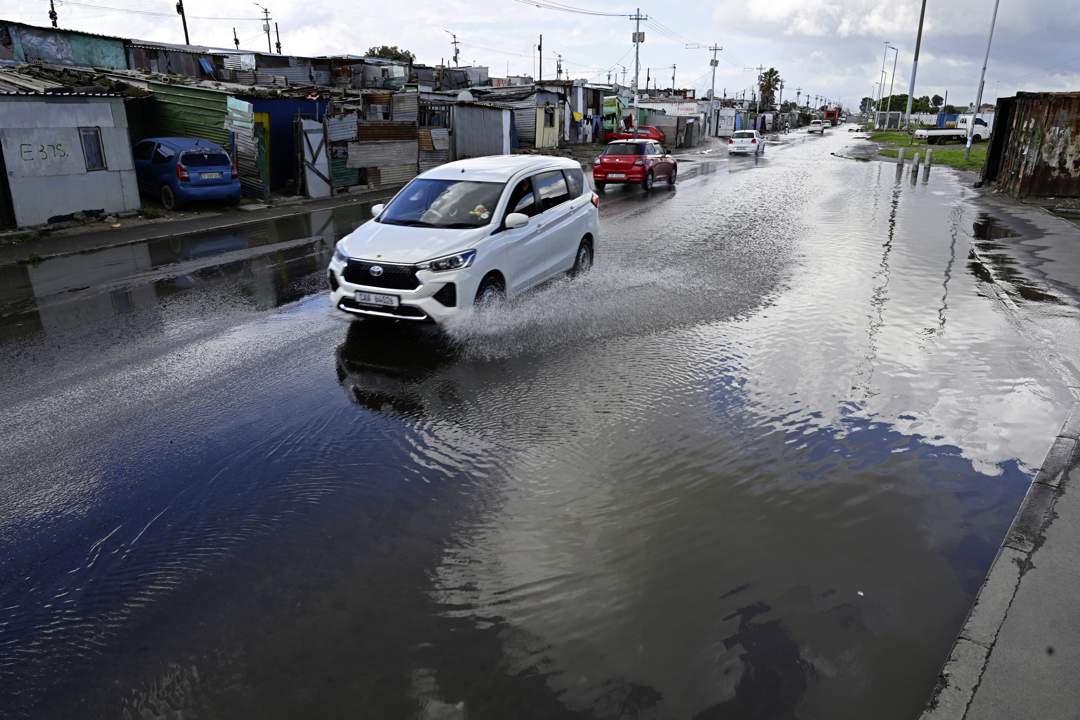 Laagdrukstelsel bring reën, wind en selfs sneeu tot Donderdag | Netwerk24