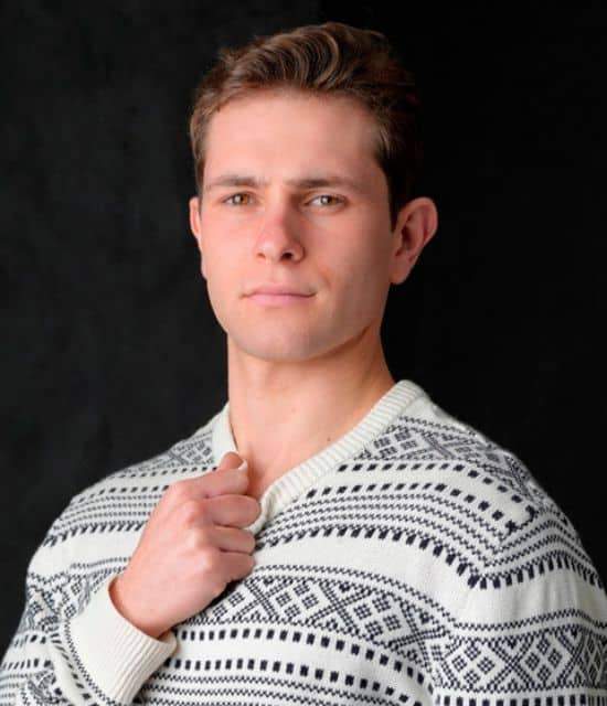 Jong akteur neem Peter Terry se rol oor in ‘The Murder of Roger Ackroyd ...
