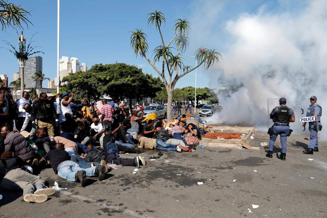 Buitelanders stamp koppe met polisie in Durban | Netwerk24